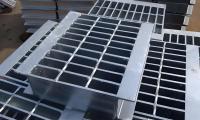 China Hot Dip Galvanized Steel Grating for Walkway Platform and Drainage Cover Custom Size for sale