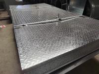 China Hot Rolled Chequered Steel Sheet 4.5mm 1250mm Zinc Layer 40g/m2 Galvanized Pattern Plate for sale