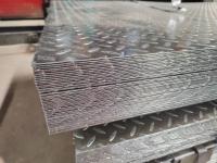 China Hot Rolled Chequered Steel Sheet 4.5mm 1250mm Zinc Layer 40g/m2 Galvanized Pattern Plate for sale