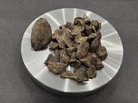 China Medium Scent Strength Raw Agarwood Logs Fragrance Notes Sandalwood For Aromatherapy for sale