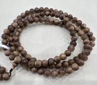 China Elegant Natural Agarwood Bracelet Featuring Scented Wood Beads Ideal Corporate Gifts and Exclusive Personal Accessories for sale