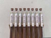 China Handcrafted Agarwood Incense Sticks with Long-lasting Fragrance Ideal for Meditation and Relaxation for sale