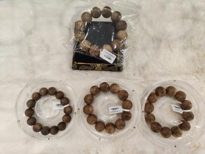 China 100% Natural Agarwood Spiritual Bracelet with Adjustable Size and Distinct Fragrance for Relaxation for sale