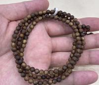 China Handcrafted 100% Natural Agarwood Bracelet with Adjustable Size and Distinct Fragrance for Meditation and Relaxation for sale