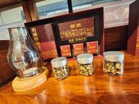 China Agarwood Aroma Lamp with 7.5cm Diameter and Woody Earthy Aroma for 8 Hour Burning Time for sale