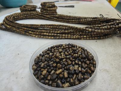 China 100% Natural Agarwood Bracelet with Adjustable Size and Distinct Fragrance for Spiritual Meditation for sale