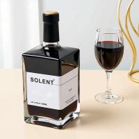 China 500ml 700ml 750ml Square Glass Bottle Custom Silk Screen Printing For Whiskey Vodka Brandy for sale