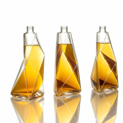 China 500ml 750ml Super Flint Crystal Glass Bottle Custom For Liquor Spirit Packaging for sale