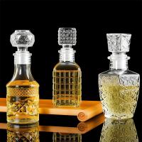 China Crystal Clear Custom Glass Bottles Mini Square Glass Bottle For Liquor Whiskey Vodka Wine for sale