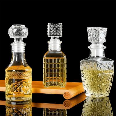 China Crystal Clear Custom Glass Bottles Mini Square Glass Bottle For Liquor Whiskey Vodka Wine for sale