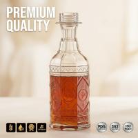 China Crystal Whiskey Glass Decanter With Thick Base Diamond Embossing for sale