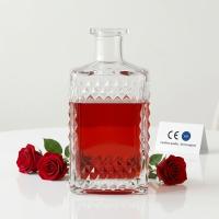 China 750ml Diamond Pattern Glass Liquor Bottle For Whiskey Vodka Spirits Packaging for sale