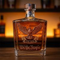 China 750ml US 250th Anniversary Whiskey Bottle With Cork Stopper Patriotic Eagle Emblem for sale