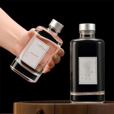 China 250ml 500ml Square Borosilicate Glass Bottle With Rubber Stopper For Vodka Whiskey Gin Rum for sale