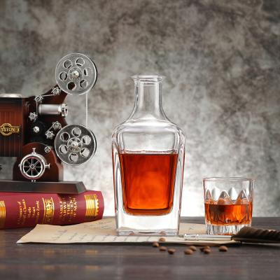 China Square Liquor Glass Bottle With Super Flint Clarity Cork Stopper For Whiskey Spirits for sale