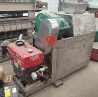 China Anti Corrosion 8mm Dry Fertilizer Double Roller Granulator for sale