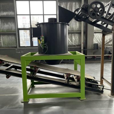 China 3 Ton 11Kw Fertilizer Vertical Crusher with Chain Structure - 60mm Feed Size, 0.7mm Output for sale