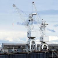 China Shipyard Floating Dock Portal Crane With Wire Rope Variation, Customized Design for sale