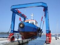 China Marine Travel Lift 500 Ton Boat Hoist Crane For Sale for sale