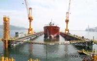 China Marine Floating Shipyard Port Crane For Ship Repair Rust Removal Painting for sale