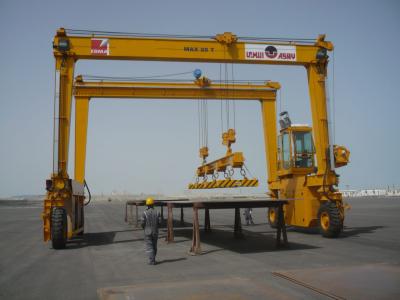 China Full Electric Mobile Straddle Transporter 5t To 500ton Travelling On Rubber Tyres for sale