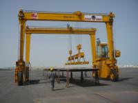 China Tyres Mobile Gantry Crane Two Units To Handle Precast Concrete Beams for sale