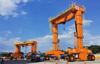 China Hydraulic Mobile Straddle Transporter On Tyres With Adjustable Height for sale