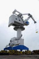 China Marine Floating Dock Crane Heavy Lifting For Shipyard Port for sale