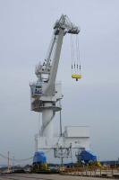 China Marine Floating Dock Crane Heavy Lifting For Shipyard Port for sale