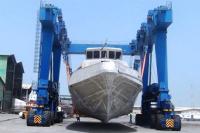 China 5m/Min Marine Traveling Lift Boat Hoist Yacht Crane 5 - 1000 Ton Capacity for sale