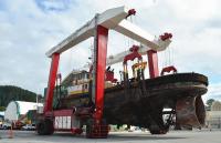 China Yacht Marine Boat Hoist Crane Travel Lift On Dock Arm for sale
