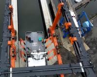 China 10-1200t Boat Lifting Crane With 10-13m Lifting Height Easy Operation for sale