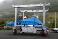 China Small Tonnage Yacht Lifting Crane 2 Or 4 Wheel Steering Self Propelled for sale