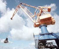 China 360 Degree Rotate 5t To 40ton Shipyard Port Cranes Customizable for sale
