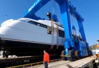 China Pendent control Boat Yacht Lifting Crane 5~1000ton customized Capacity for sale