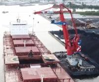 China 360Degree Rotate Portal Harbour Crane With The Track High Efficiency for sale