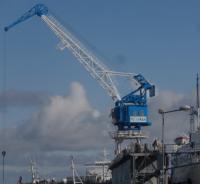 China Efficient Cargo Handling Shipyard Port Cranes 5t To 40ton Floating Dock Crane for sale