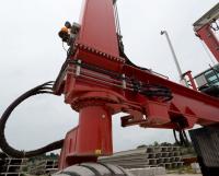 China Easy Move Mobile Gantry Cranes Lift Turbine Blades , Wheel Type for sale