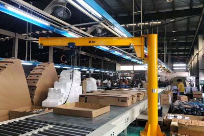 China Pillar Mounted Jib Rotating Crane Working Customized In Warahouse for sale
