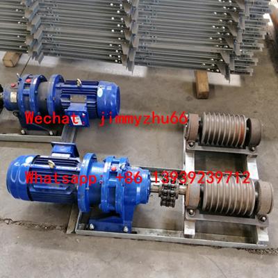 China Anti Aging Layer Poultry Equipment, Scraper Type Manure Cleaning System For A Type Layer Chicken Cage for sale
