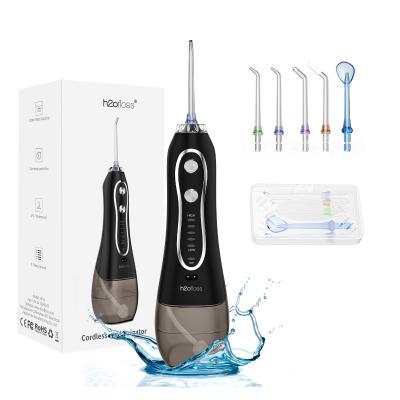 China Portable Electric Water Flosser With Big Battery And IPX7 Design For Convenient Teeth Cleaning for sale