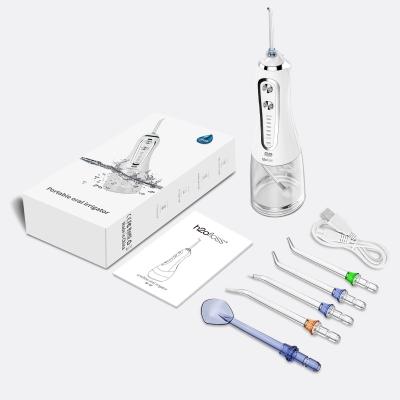 China Electric Oral Irrigator Water Flosser Battery Operated CE Approved Oral Care Hygiene for sale