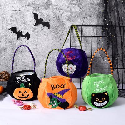 China In-stock New Halloween Gift Velvet Tote Bag Pumpkin Bag Decoration Prop Gift Children's Candy Bag for sale