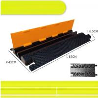 China Medium 2-Hole Heavy Duty Flexible Rubber Cable Protector Speed Bumps for sale