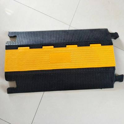 China High Quality Rubber Rubber Cable Speed Bumps Cable Wire Protector Speed Humps for sale