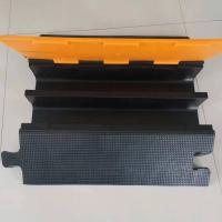 China Outdoor Roadway Safety Cable Ramp Cover Rubber Cable Speed Bumps for sale