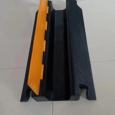 China TPE Thermoplastic Elastomer Cable Protector Ramp for Road Safety 80000pieces/Year for sale