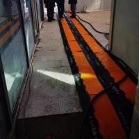 China Reflective Rubber Speed Hump with Customized Color and Tolerable Weight of 40-50t for sale