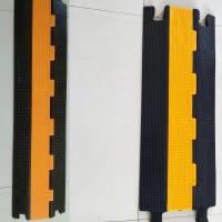China Tolerable Weight 40-50t Rubber Ramp Event Cord Bridge Cable Protector Heavy Duty 2 Channel for sale
