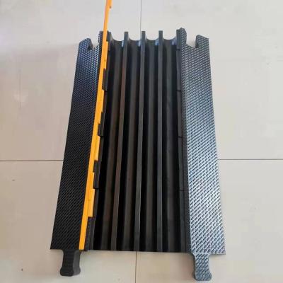 China YGDQ-Z1K Heavy Duty Cable Protector Outdoor Road Hump Speed Bump for 15t Weight for sale